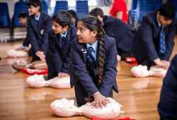 Learn how to do CPR | British Heart Foundation - BHF
